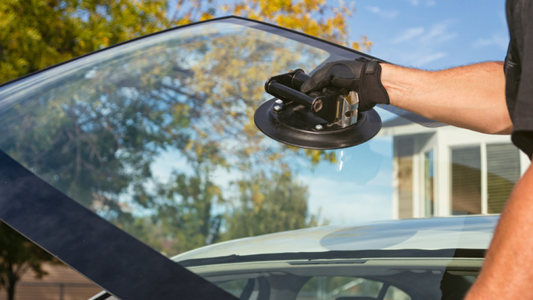 Low Price windshield replacement in Dallas, Tx